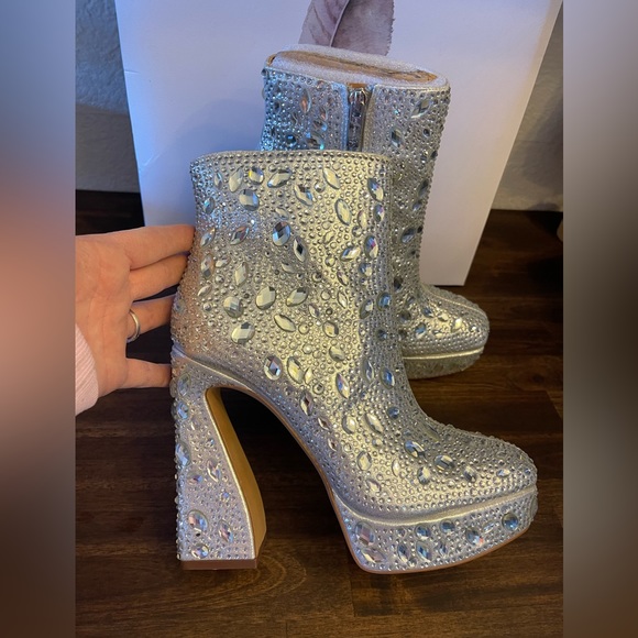 Jessica Simpson | Shoes | New Size 7 Jessica Simpson Stunning Silver ...